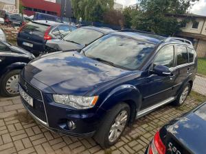 Zils Mitsubishi Outlander 2011 Kauņa, ar dzinēja tilpumu 2.40 L un nobraukumu 240 tūkst. km par 1790 €, foto  vietnē AUTOMOTO.COM.LV