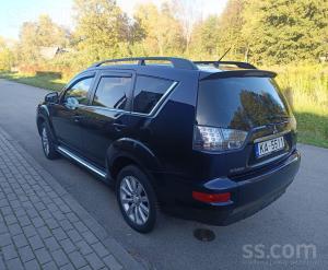 Zils Mitsubishi Outlander 2011 Rīga, ar dzinēja tilpumu 2.40 L un nobraukumu 257 tūkst. km par 5300 €, foto 4 vietnē AUTOMOTO.COM.LV