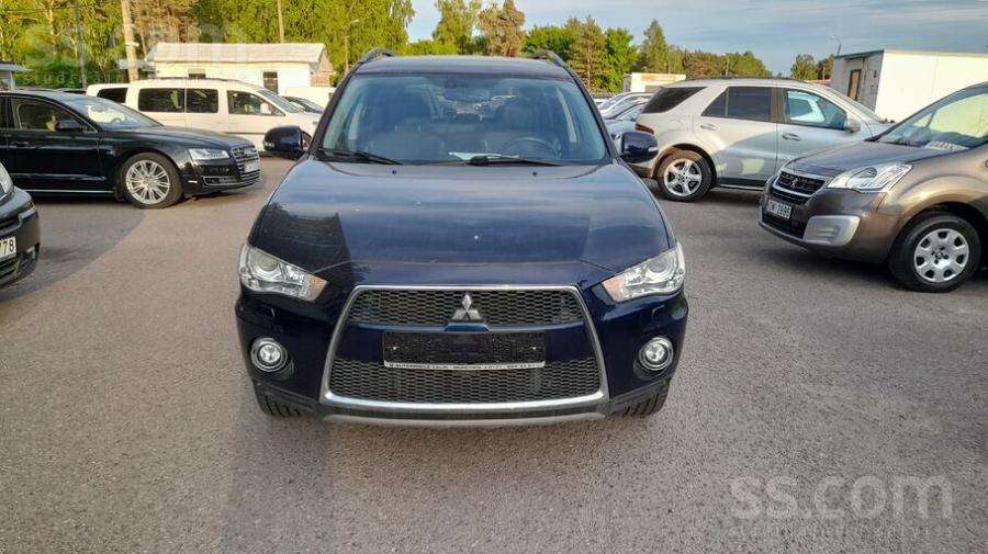 Blue Mitsubishi Outlander 2012 in Riga, with an engine capacity of 2.20 L and mileage of 212 thousand km for 6900 €, photo 1 on AUTOMOTO.COM.LV