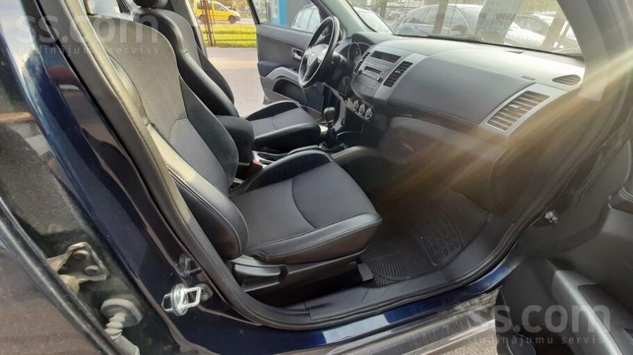 Blue Mitsubishi Outlander 2012 in Riga, with an engine capacity of 2.20 L and mileage of 212 thousand km for 6900 €, photo 31 on AUTOMOTO.COM.LV