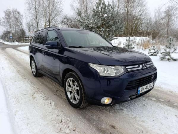 Blue Mitsubishi Outlander 2013 in Vilnius, with an engine capacity of 2.20 L and mileage of 378 thousand km for 4300 €, photo 7 on AUTOMOTO.COM.LV