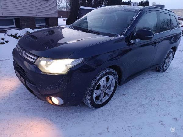 Blue Mitsubishi Outlander 2013 in Marijampole, with an engine capacity of 0.00 L and mileage of 300 thousand km for 4399 €, photo 1 on AUTOMOTO.COM.LV