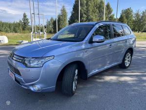 Blue Mitsubishi Outlander 2013 in Taurage, with an engine capacity of 2.00 L and mileage of 197 thousand km for 10300 €, photo  on AUTOMOTO.COM.LV