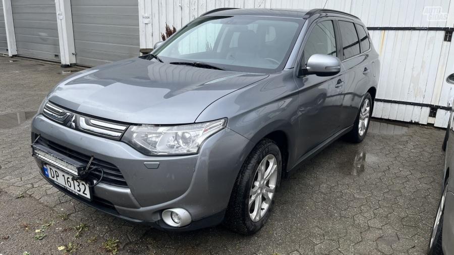 Blue Mitsubishi Outlander 2013 in Kaunas, with an engine capacity of 2.00 L and mileage of 292 thousand km for 3200 €, photo 1 on AUTOMOTO.COM.LV
