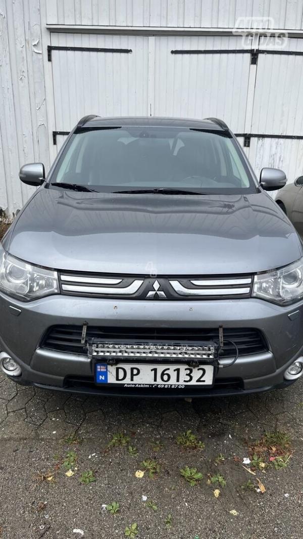 Zils Mitsubishi Outlander 2013 Kauņa, ar dzinēja tilpumu 2.00 L un nobraukumu 292 tūkst. km par 3200 €, foto 6 vietnē AUTOMOTO.COM.LV