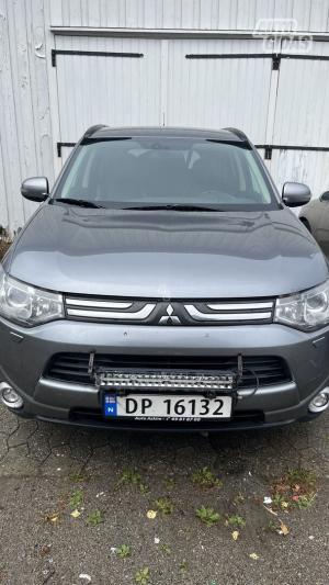 Blue Mitsubishi Outlander 2013 in Kaunas, with an engine capacity of 2.00 L and mileage of 292 thousand km for 3200 €, photo 6 on AUTOMOTO.COM.LV