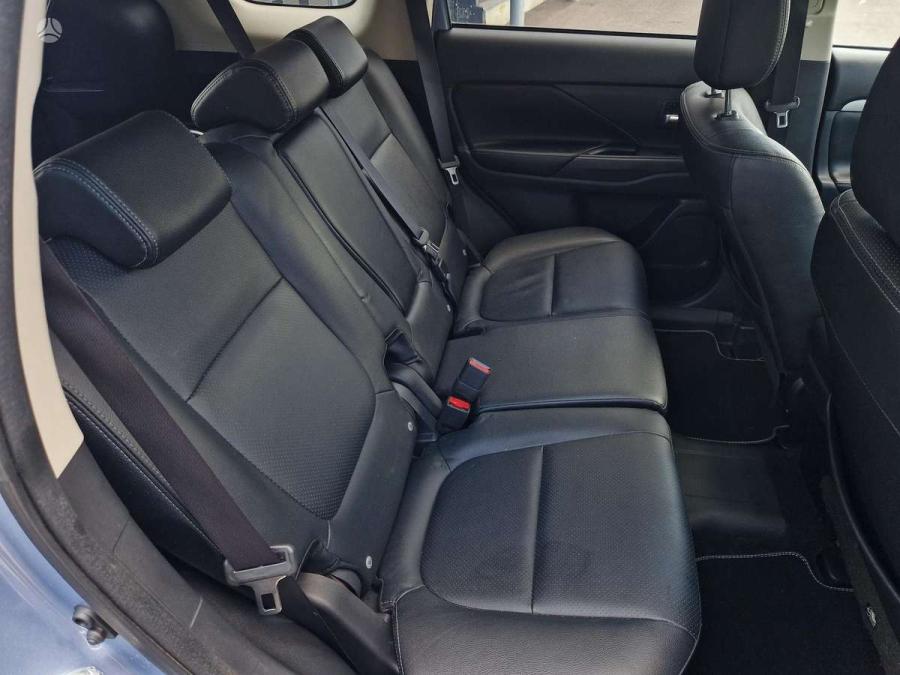 Blue Mitsubishi Outlander 2013 in Kaunas, with an engine capacity of 2.00 L and mileage of 301 thousand km for 6100 €, photo 14 on AUTOMOTO.COM.LV