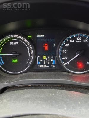 Zils Mitsubishi Outlander 2013 Rīga, ar dzinēja tilpumu 2.00 L un nobraukumu 258 tūkst. km par 9200 €, foto 11 vietnē AUTOMOTO.COM.LV