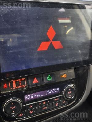 Zils Mitsubishi Outlander 2013 Rīga, ar dzinēja tilpumu 2.00 L un nobraukumu 258 tūkst. km par 9200 €, foto 12 vietnē AUTOMOTO.COM.LV