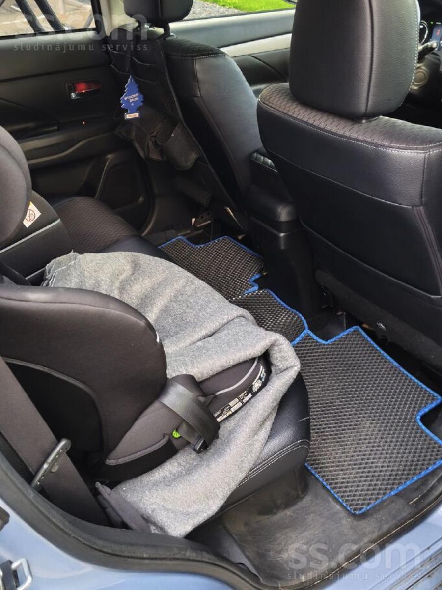 Zils Mitsubishi Outlander 2013 Rīga, ar dzinēja tilpumu 2.00 L un nobraukumu 258 tūkst. km par 9200 €, foto 16 vietnē AUTOMOTO.COM.LV
