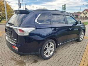 Blue Mitsubishi Outlander 2013 in Raseiniai, with an engine capacity of 2.27 L and mileage of 275 thousand km for 4900 €, photo 8 on AUTOMOTO.COM.LV