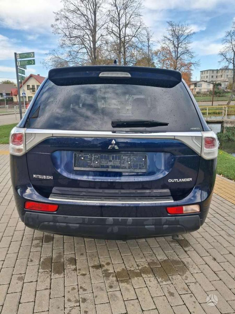 Blue Mitsubishi Outlander 2013 in Raseiniai, with an engine capacity of 2.27 L and mileage of 275 thousand km for 4900 €, photo 9 on AUTOMOTO.COM.LV