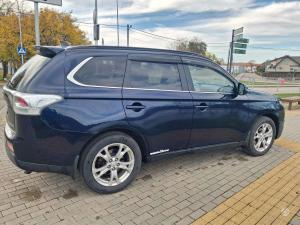 Blue Mitsubishi Outlander 2013 in Raseiniai, with an engine capacity of 2.27 L and mileage of 275 thousand km for 4900 €, photo 11 on AUTOMOTO.COM.LV