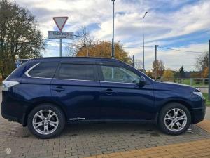 Blue Mitsubishi Outlander 2013 in Raseiniai, with an engine capacity of 2.27 L and mileage of 275 thousand km for 4900 €, photo 12 on AUTOMOTO.COM.LV