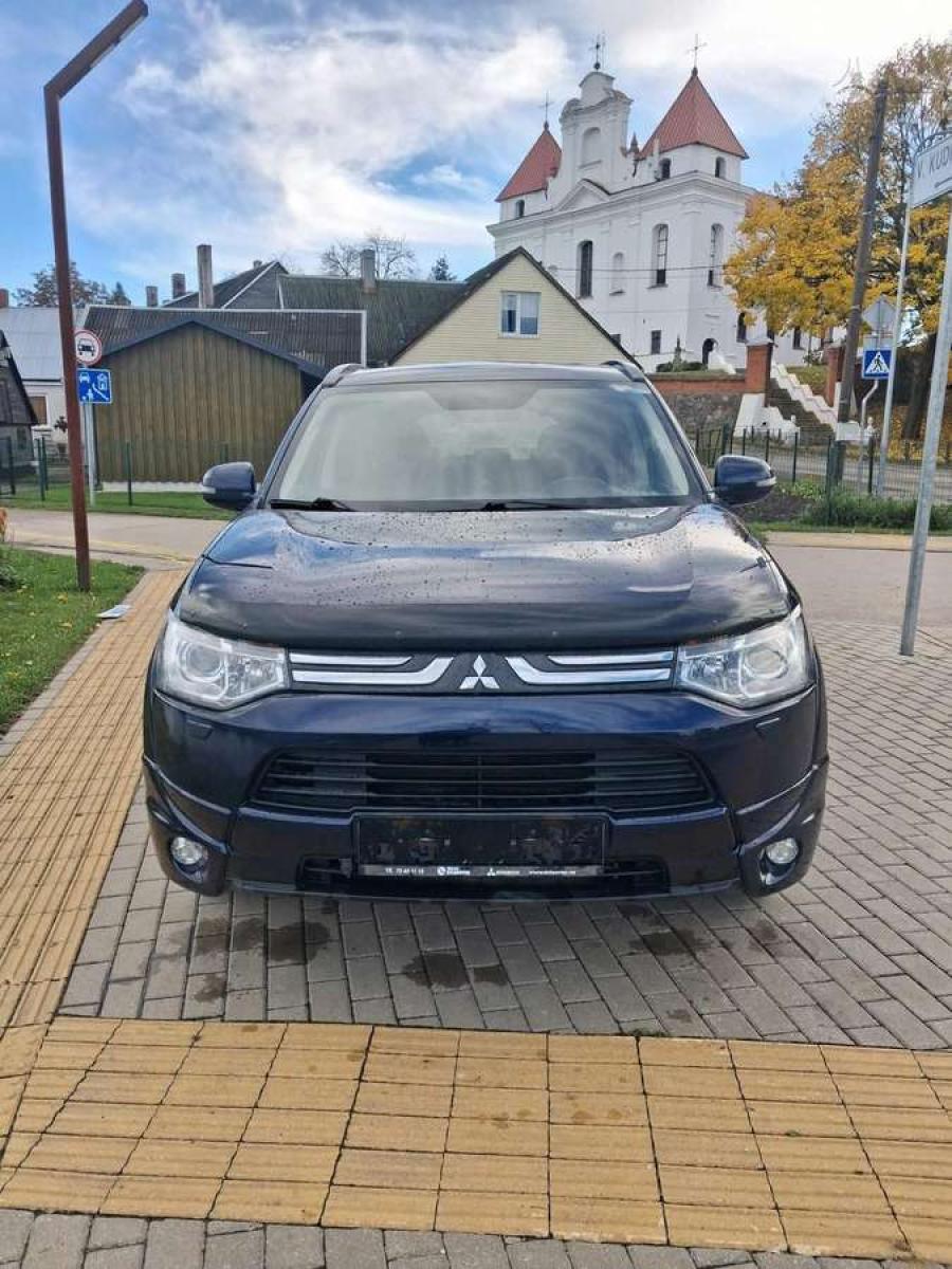 Blue Mitsubishi Outlander 2013 in Raseiniai, with an engine capacity of 2.27 L and mileage of 275 thousand km for 4900 €, photo 14 on AUTOMOTO.COM.LV