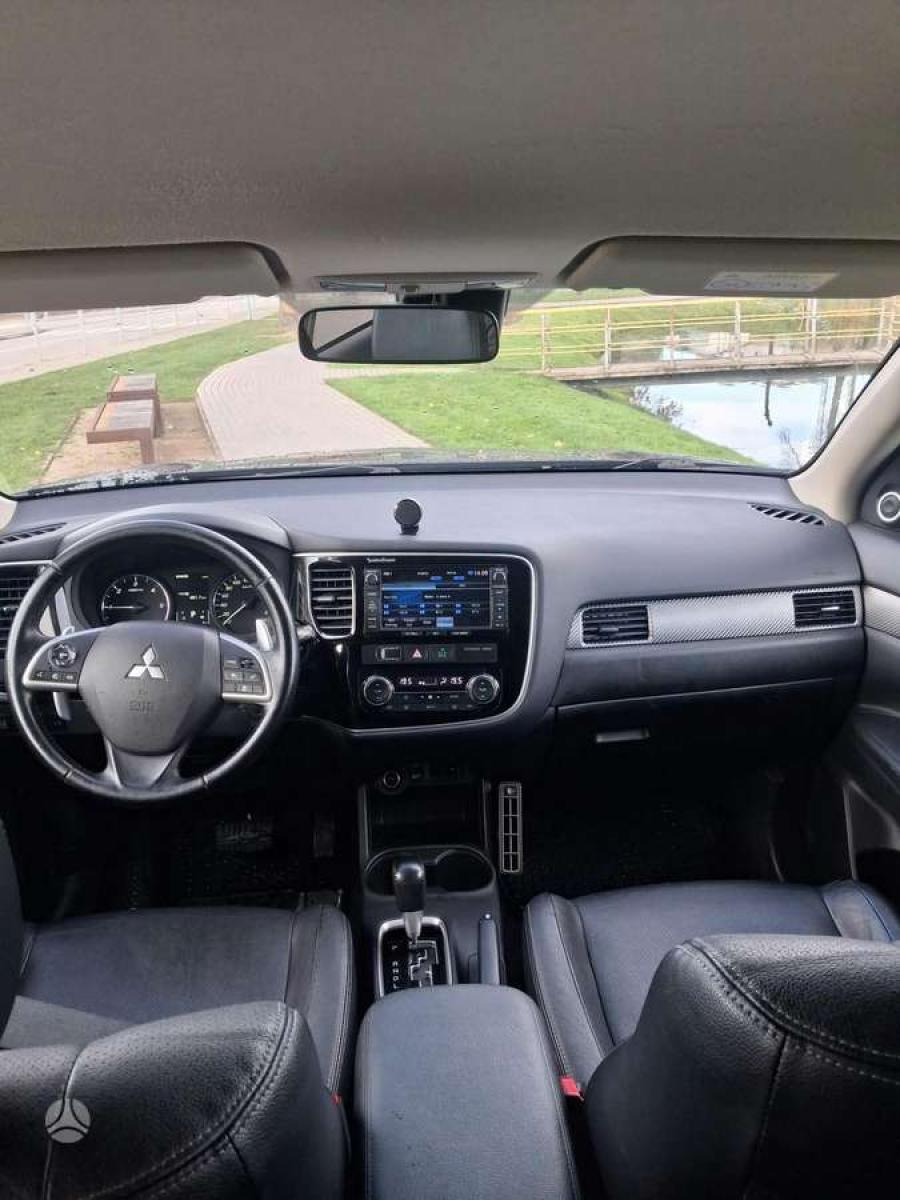 Blue Mitsubishi Outlander 2013 in Raseiniai, with an engine capacity of 2.27 L and mileage of 275 thousand km for 4900 €, photo 17 on AUTOMOTO.COM.LV
