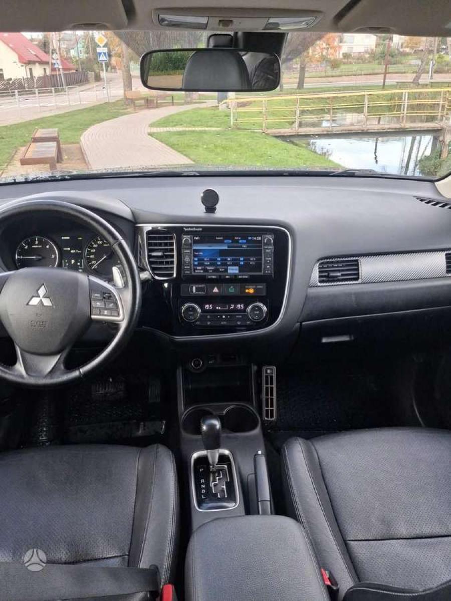 Blue Mitsubishi Outlander 2013 in Raseiniai, with an engine capacity of 2.27 L and mileage of 275 thousand km for 4900 €, photo 20 on AUTOMOTO.COM.LV
