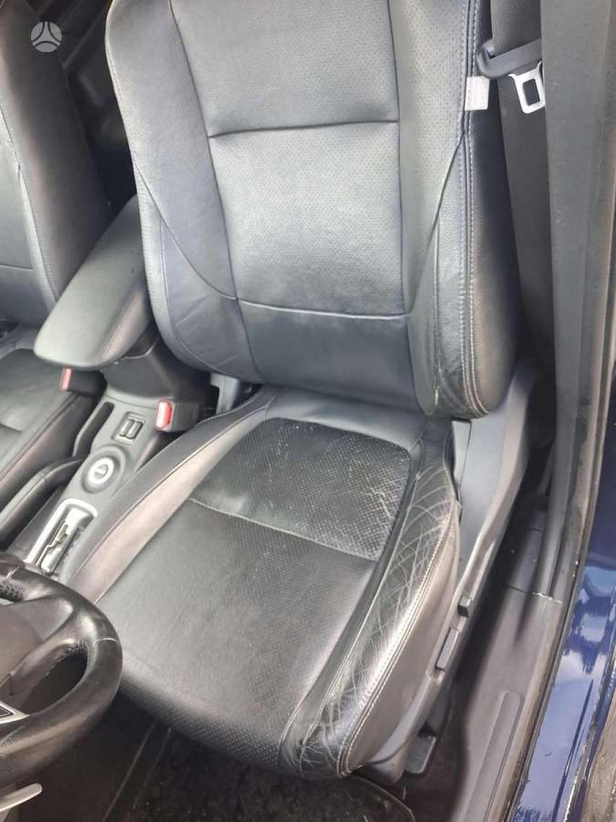 Blue Mitsubishi Outlander 2013 in Raseiniai, with an engine capacity of 2.27 L and mileage of 275 thousand km for 4900 €, photo 23 on AUTOMOTO.COM.LV