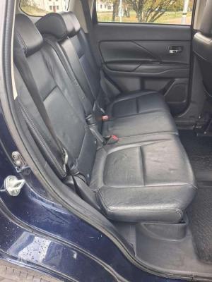 Blue Mitsubishi Outlander 2013 in Raseiniai, with an engine capacity of 2.27 L and mileage of 275 thousand km for 4900 €, photo 28 on AUTOMOTO.COM.LV