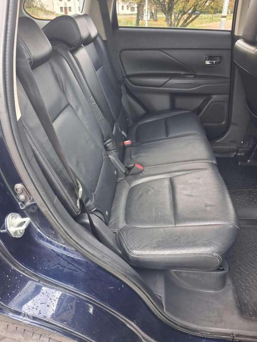 Blue Mitsubishi Outlander 2013 in Raseiniai, with an engine capacity of 2.27 L and mileage of 275 thousand km for 4900 €, photo 28 on AUTOMOTO.COM.LV