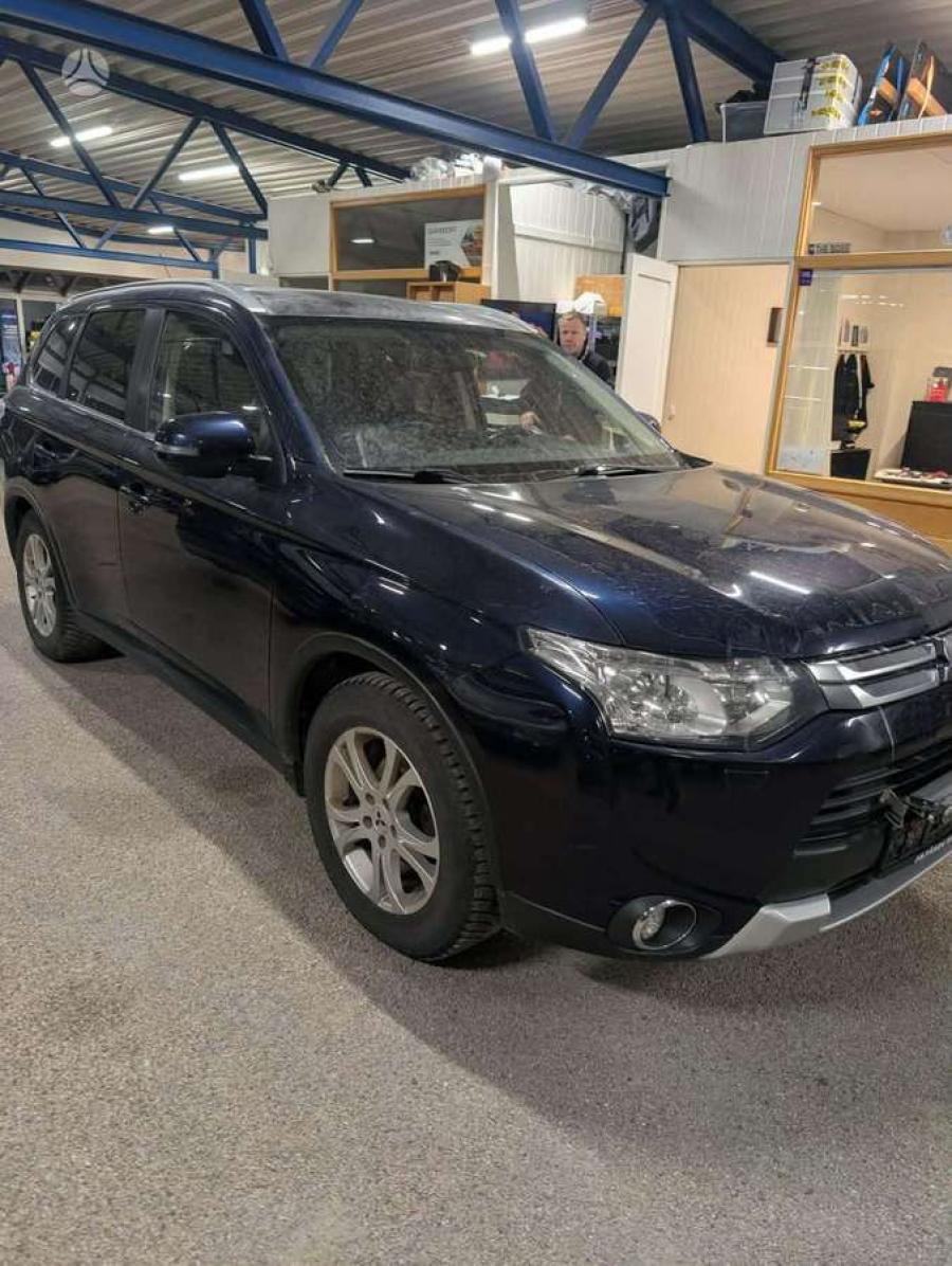Blue Mitsubishi Outlander 2014 in Raseiniai, with an engine capacity of 2.00 L and mileage of 189 thousand km for 7400 €, photo 3 on AUTOMOTO.COM.LV