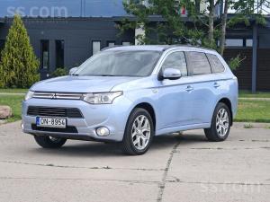 Zils Mitsubishi Outlander 2014 Rīga, ar dzinēja tilpumu 2.00 L un nobraukumu 199 tūkst. km par 10590 €, foto 6 vietnē AUTOMOTO.COM.LV