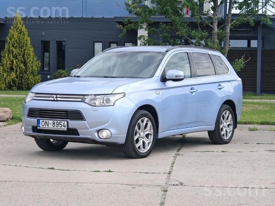 Zils Mitsubishi Outlander 2014 Rīga, ar dzinēja tilpumu 2.00 L un nobraukumu 199 tūkst. km par 10590 €, foto 6 vietnē AUTOMOTO.COM.LV
