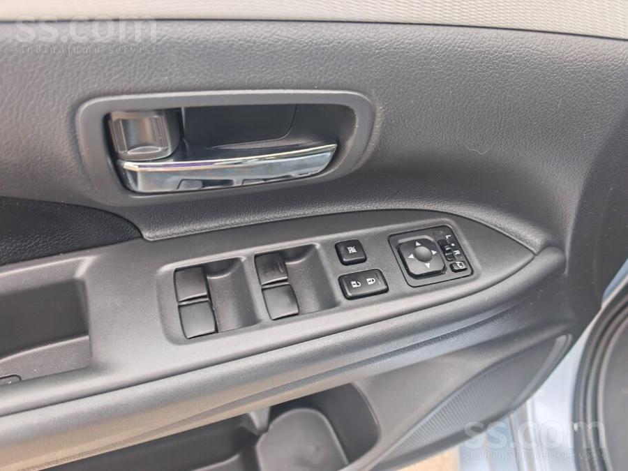 Zils Mitsubishi Outlander 2014 Rīga, ar dzinēja tilpumu 2.00 L un nobraukumu 199 tūkst. km par 10590 €, foto 16 vietnē AUTOMOTO.COM.LV