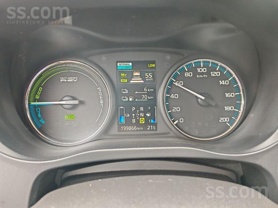 Zils Mitsubishi Outlander 2014 Rīga, ar dzinēja tilpumu 2.00 L un nobraukumu 199 tūkst. km par 10590 €, foto 26 vietnē AUTOMOTO.COM.LV