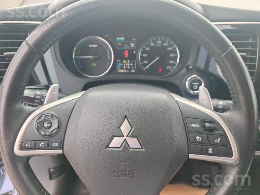 Zils Mitsubishi Outlander 2014 Rīga, ar dzinēja tilpumu 2.00 L un nobraukumu 199 tūkst. km par 10590 €, foto 32 vietnē AUTOMOTO.COM.LV