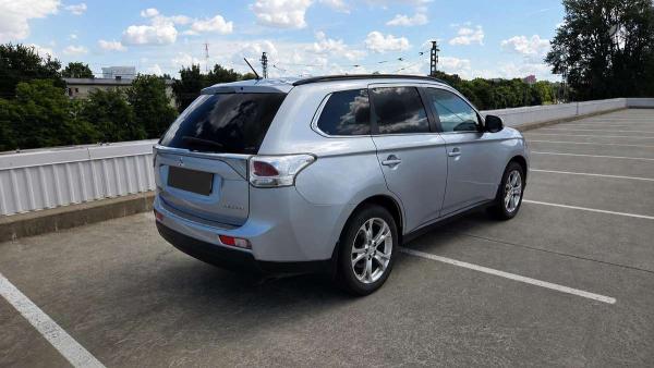 Zils Mitsubishi Outlander 2014 Ukmergė, ar dzinēja tilpumu 2.00 L un nobraukumu 280 tūkst. km par 6999 €, foto 7 vietnē AUTOMOTO.COM.LV