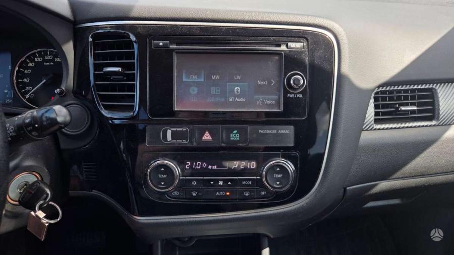 Zils Mitsubishi Outlander 2014 Ukmergė, ar dzinēja tilpumu 2.00 L un nobraukumu 280 tūkst. km par 6999 €, foto 10 vietnē AUTOMOTO.COM.LV