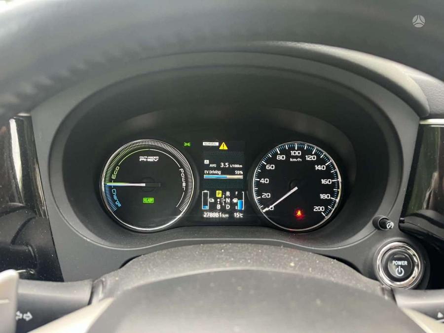 Blue Mitsubishi Outlander 2014 in Vilnius, with an engine capacity of 2.00 L and mileage of 278 thousand km for 8000 €, photo 3 on AUTOMOTO.COM.LV