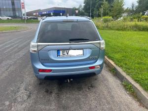 Blue Mitsubishi Outlander 2014 in Vilnius, with an engine capacity of 2.00 L and mileage of 278 thousand km for 8000 €, photo 6 on AUTOMOTO.COM.LV