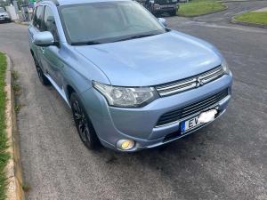 Blue Mitsubishi Outlander 2014 in Vilnius, with an engine capacity of 2.00 L and mileage of 278 thousand km for 8000 €, photo 9 on AUTOMOTO.COM.LV