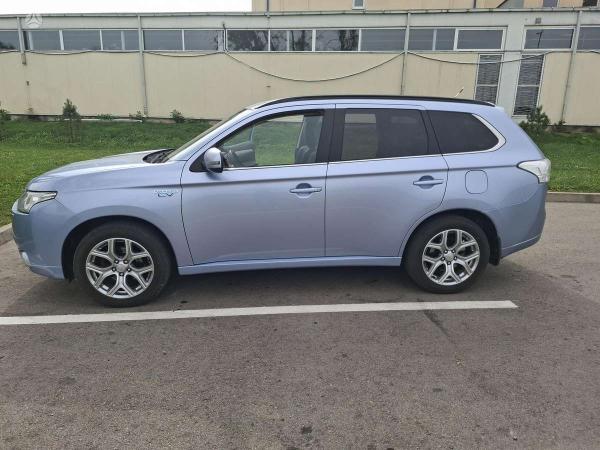 Mitsubishi Outlander 2014 Ukmergė vietnē Zils Mitsubishi Outlander 2014 Ukmergė, ar dzinēja tilpumu 2.00 L un nobraukumu 322 tūkst. km par 6000 €, foto 1 vietnē AUTOMOTO.COM.LV