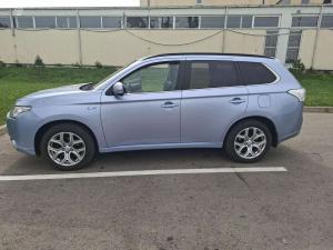 Blue Mitsubishi Outlander 2014 in Ukmerge, with an engine capacity of 2.00 L and mileage of 322 thousand km for 6000 €, photo  on AUTOMOTO.COM.LV