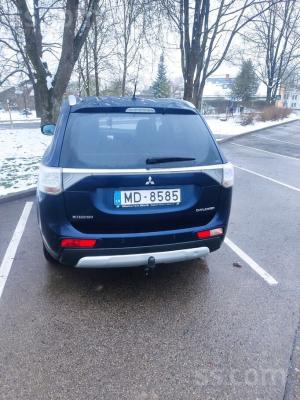 Blue Mitsubishi Outlander 2015 in Jekabpils, with an engine capacity of 2.20 L and mileage of 208 thousand km for 7800 €, photo 5 on AUTOMOTO.COM.LV