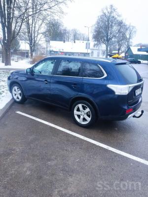 Blue Mitsubishi Outlander 2015 in Jekabpils, with an engine capacity of 2.20 L and mileage of 208 thousand km for 7800 €, photo 6 on AUTOMOTO.COM.LV