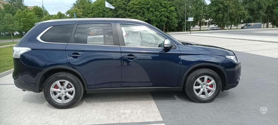 Zils Mitsubishi Outlander 2015 Šauļi, ar dzinēja tilpumu 2.27 L un nobraukumu 211 tūkst. km par 8250 €, foto 9 vietnē AUTOMOTO.COM.LV