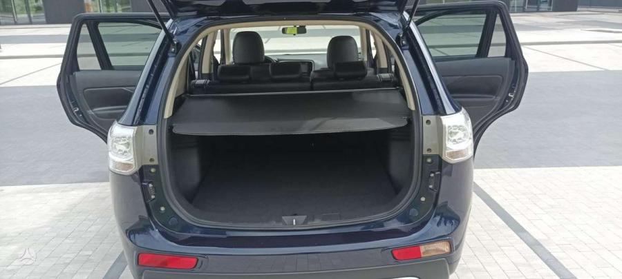 Zils Mitsubishi Outlander 2015 Šauļi, ar dzinēja tilpumu 2.27 L un nobraukumu 211 tūkst. km par 8250 €, foto 16 vietnē AUTOMOTO.COM.LV