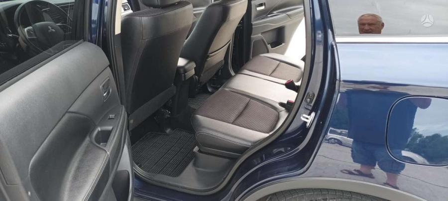 Zils Mitsubishi Outlander 2015 Šauļi, ar dzinēja tilpumu 2.27 L un nobraukumu 211 tūkst. km par 8250 €, foto 20 vietnē AUTOMOTO.COM.LV