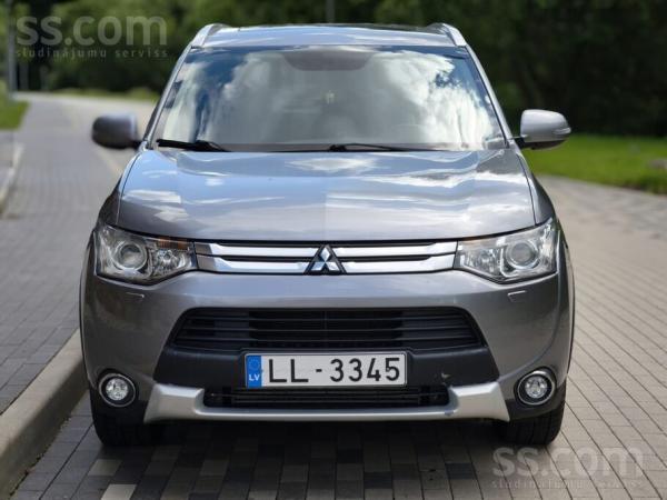 Zils Mitsubishi Outlander 2015 Rēzekne, ar dzinēja tilpumu 2.20 L un nobraukumu 165 tūkst. km par 6850 €, foto 5 vietnē AUTOMOTO.COM.LV