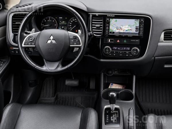 Zils Mitsubishi Outlander 2015 Rēzekne, ar dzinēja tilpumu 2.20 L un nobraukumu 165 tūkst. km par 6850 €, foto 7 vietnē AUTOMOTO.COM.LV
