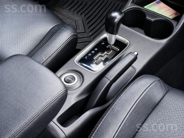 Zils Mitsubishi Outlander 2015 Rēzekne, ar dzinēja tilpumu 2.20 L un nobraukumu 165 tūkst. km par 6850 €, foto 8 vietnē AUTOMOTO.COM.LV