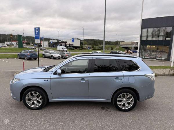 Синий Мицубиси Аутлендер 2015 в Вильнюс, объемом двигателя 2.00 л и пробегом 259 тыс. км за 9750 €, фото 9 на AUTOMOTO.COM.LV