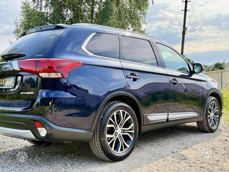 Blue Mitsubishi Outlander 2016 in Siauliai, with an engine capacity of 2.27 L and mileage of 151 thousand km for 13999 €, photo 9 on AUTOMOTO.COM.LV