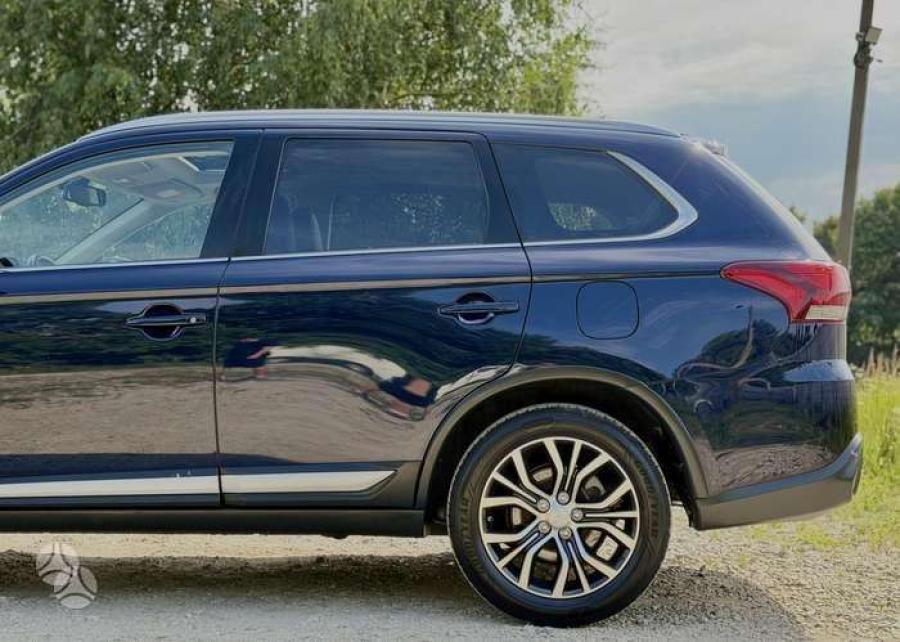 Blue Mitsubishi Outlander 2016 in Siauliai, with an engine capacity of 2.27 L and mileage of 151 thousand km for 13999 €, photo 13 on AUTOMOTO.COM.LV
