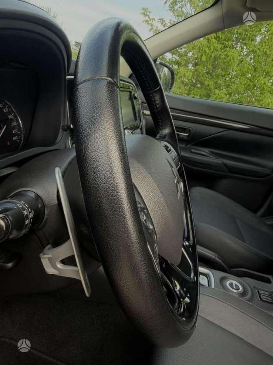 Blue Mitsubishi Outlander 2016 in Siauliai, with an engine capacity of 2.27 L and mileage of 151 thousand km for 13999 €, photo 27 on AUTOMOTO.COM.LV