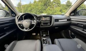 Blue Mitsubishi Outlander 2016 in Siauliai, with an engine capacity of 2.27 L and mileage of 151 thousand km for 13999 €, photo 28 on AUTOMOTO.COM.LV